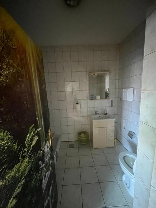 Veliki poslovni prostor, 90m2 - Vukovarska ulica (prodaja)