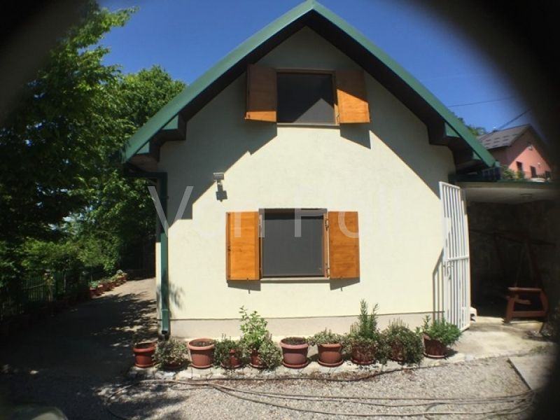 Veljun - Slunj simpatična kuća za odmor na rijeci Korani (prodaja)