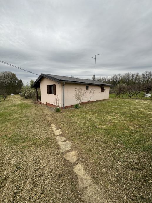 Vikendica pored Kupe