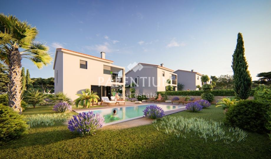 Vile sa bazenom svega 2 km od plaže (prodaja)