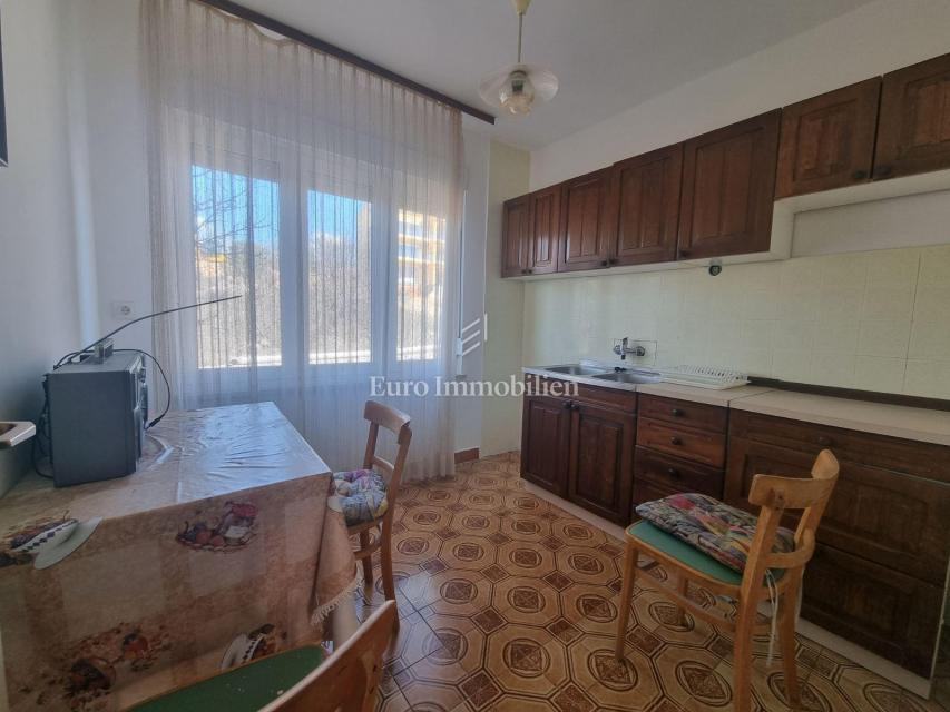 Novi Vinodolski, stan na prvom katu s pogledom na more (prodaja)