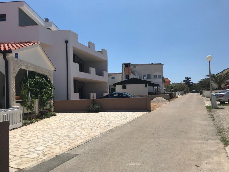 Vir, tri apatrmana ukupno 258 m2