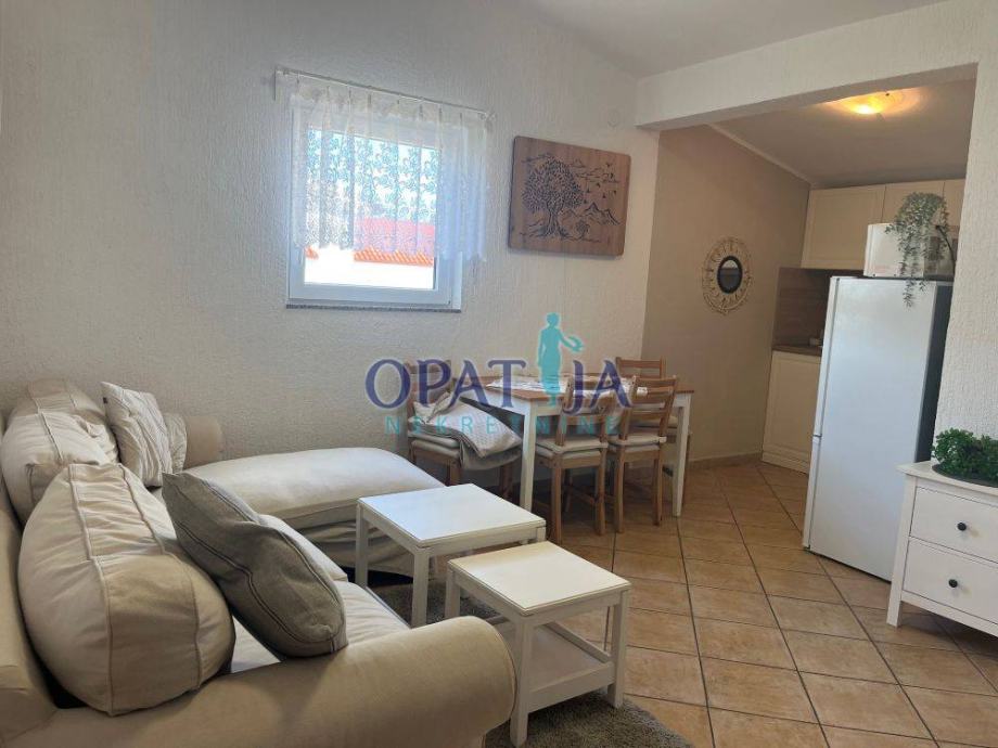 Vir, kuća s 2 apartmana 500m od mora (prodaja)