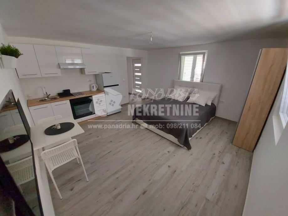 Vir, studio apartman- novouređeno