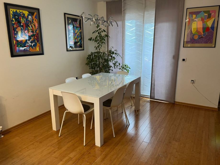 VIŠKOVO / Marčelji, obiteljski stan, 150 m2, 4 s+db u novijoj zgradi ...