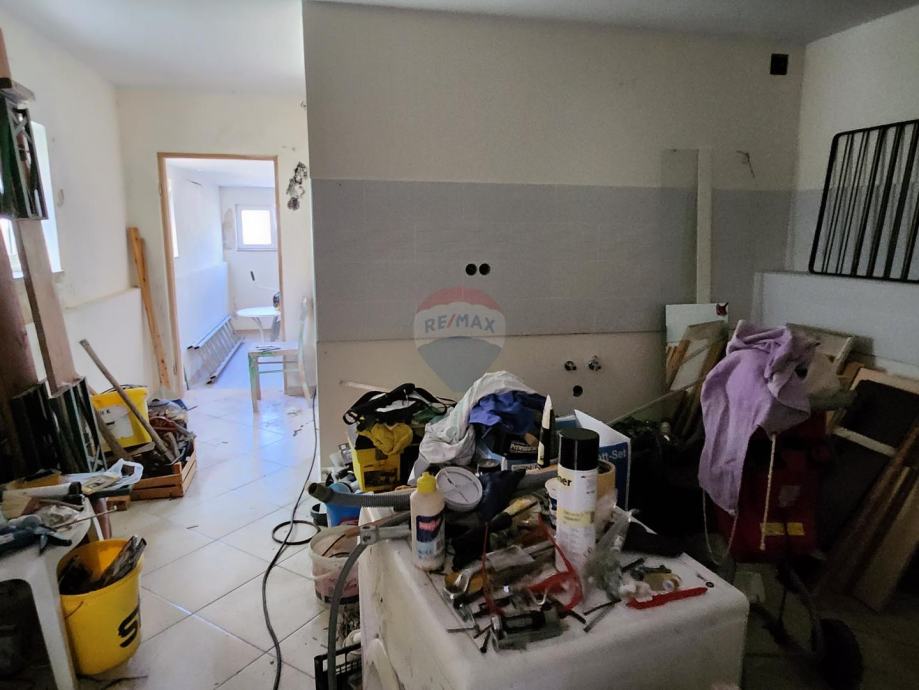 Viškovo, Marinići - 2 + 1 stan u privatnoj kući (prodaja)