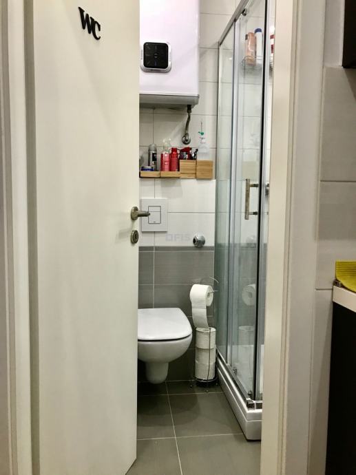 Vitićev neboder, Laginjina, 1.5.sob stan na 2.katu, lift (prodaja)