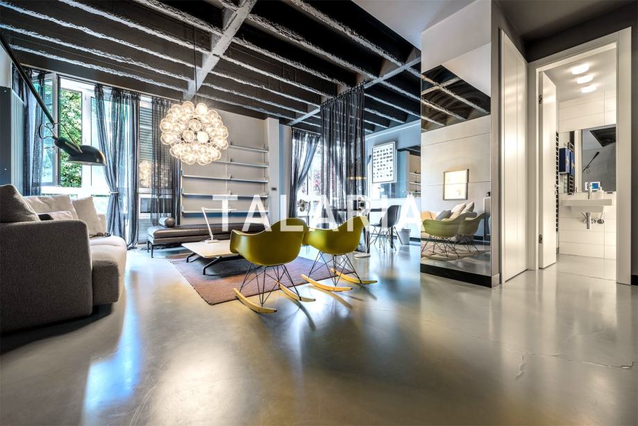 Vitićev neboder. Predivan studio. (prodaja)