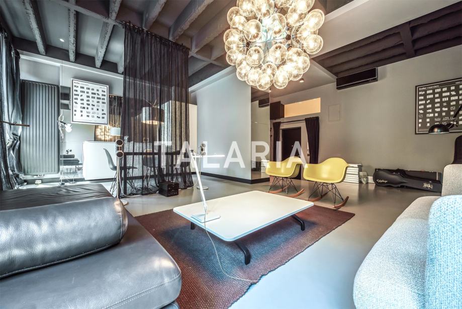 Vitićev neboder. Predivan studio. (prodaja)