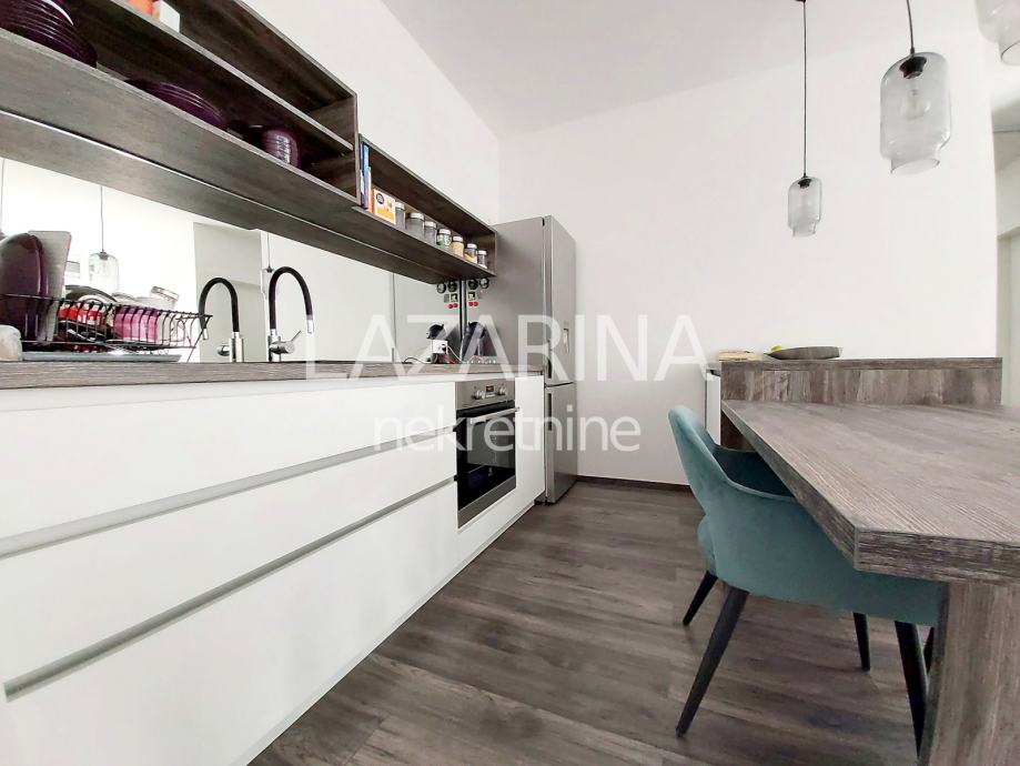 VITIĆEV NEBODER: PREKRASAN MODERAN STAN - 70 M2 - 240 000 EUR (prodaja)