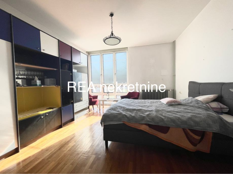 Vitić, neboder, jedinstven stan s pogledom, 43.00 m2 (prodaja)