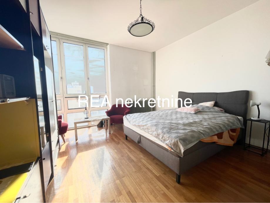 Vitić, neboder, jedinstven stan s pogledom, 43.00 m2 (prodaja)