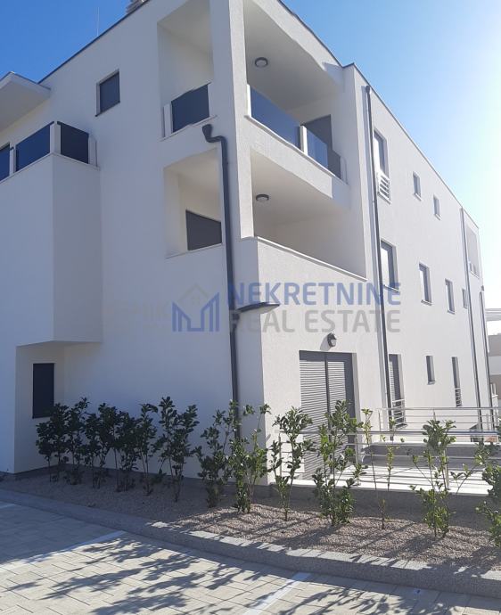 Vodice, dvosoban stan na prvom katu - novogradnja (prodaja)