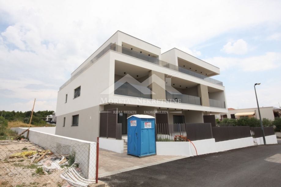 Vodice, dvosoban stan na prvom katu (prodaja)