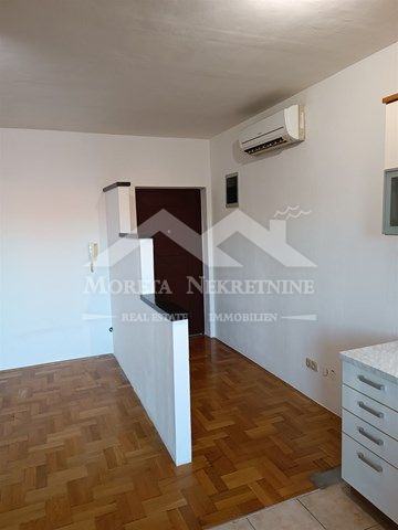 Vodice, dvosoban stan na prvom katu (prodaja)