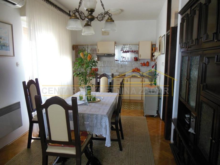 Voštarnica - pet nebodera - renovirani stan (prodaja)