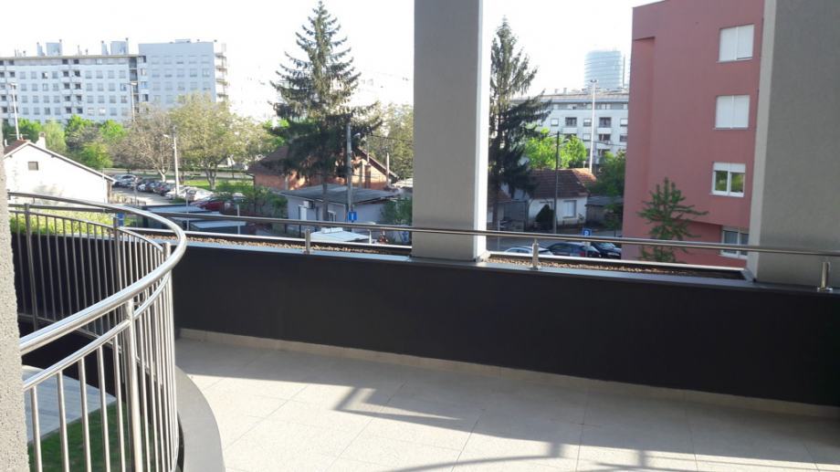 VRBANI III, NOVOGRADNJA, NEBODER, 3SOBAN STAN 77 M2, TERASA (prodaja)