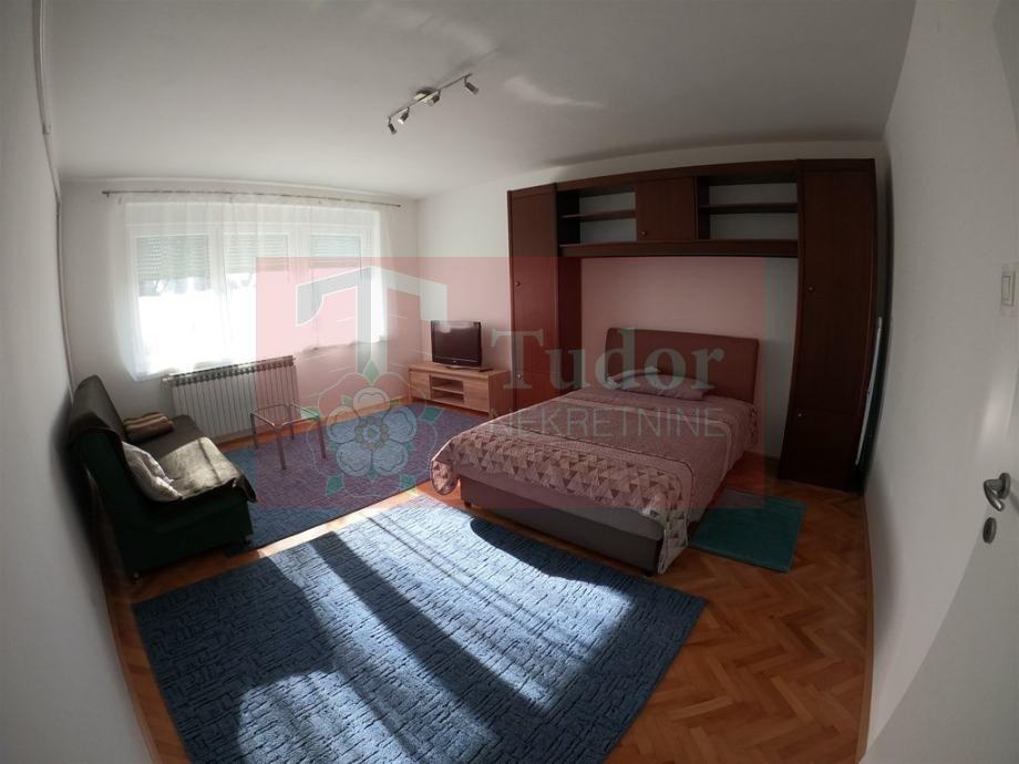 Vrbik - Vrbik, dvosoban stan 70m2 (iznajmljivanje)