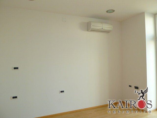 VRHUNSKI POSLOVNI PROSTOR (iznajmljivanje)