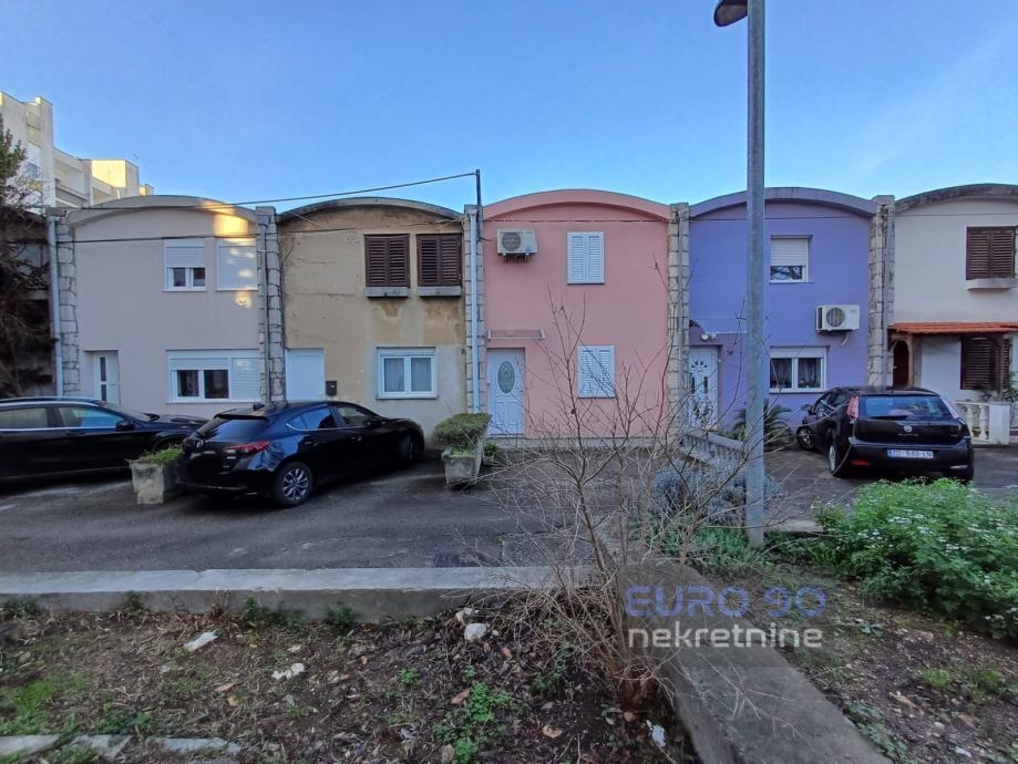 ZADAR/BULEVAR- DVOETAŽAN STAN OD 75 M2, SA VRTOM !!! TOP LOKACIJA (prodaja)