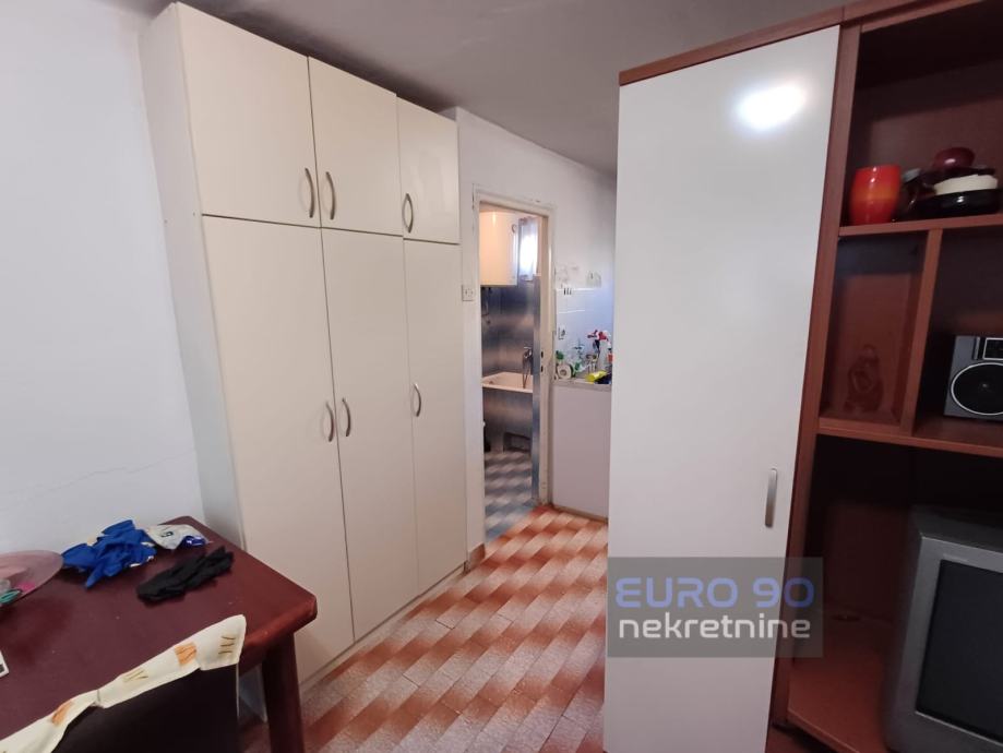 ZADAR/BULEVAR- DVOETAŽAN STAN OD 75 M2, SA VRTOM !!! TOP LOKACIJA (prodaja)