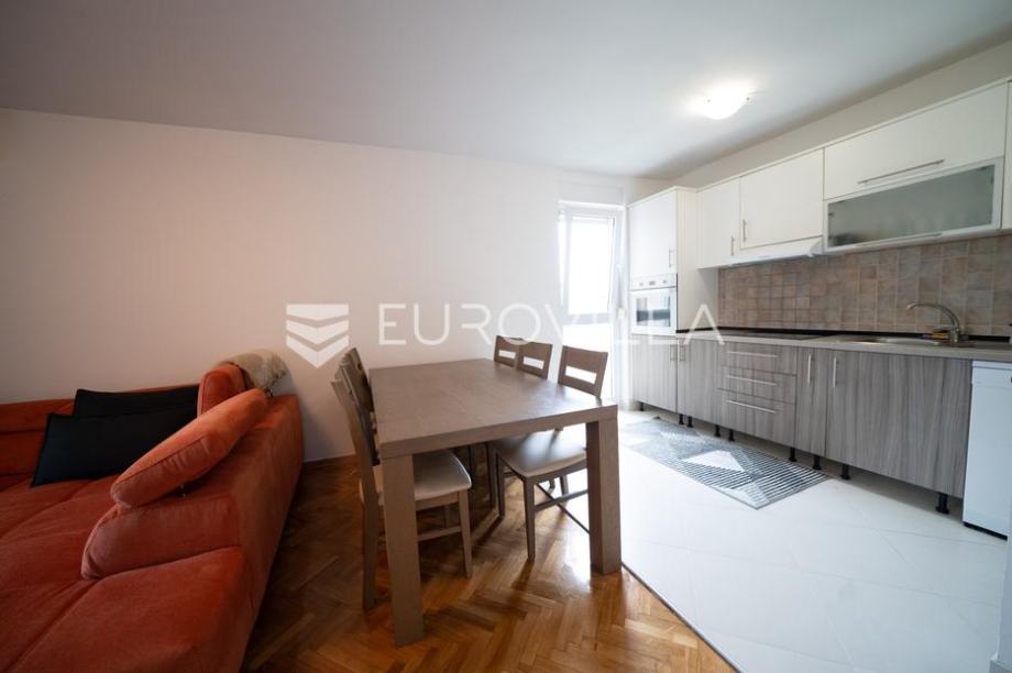 Zadar, Bulevar, dvosoban stan na izvrsnoj lokaciji (prodaja)