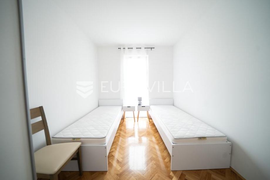 Zadar, Bulevar, dvosoban stan na izvrsnoj lokaciji (prodaja)