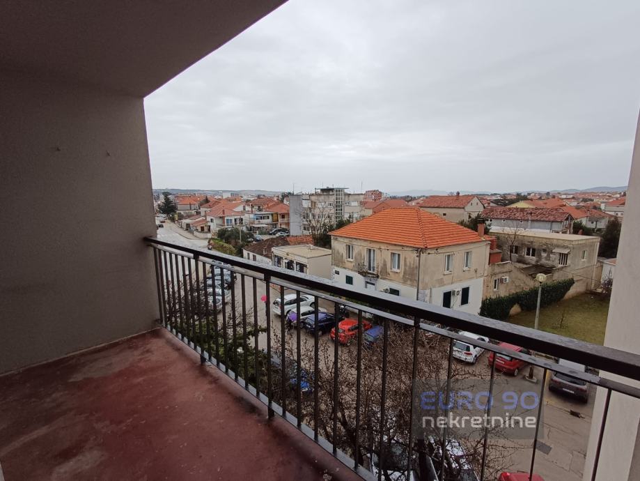 ZADAR/BULEVAR-KOMFORAN,DVOSOBAN STAN,77 M2, S LIFTOM 3.KAT !!! POGLED ...