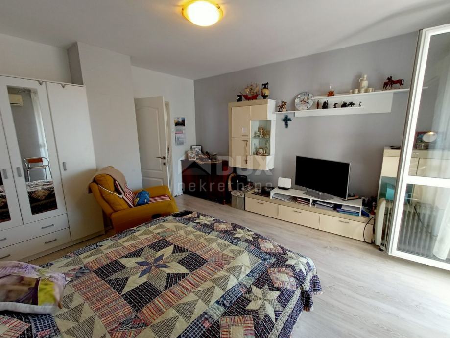 ZADAR, BULEVAR - Renovirani stan na top lokaciji (prodaja)