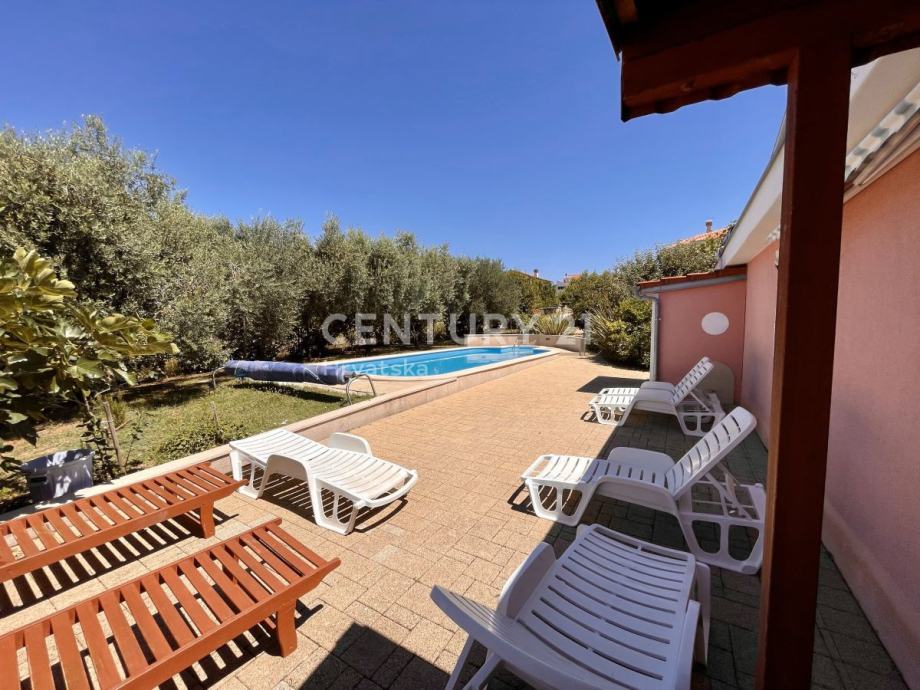 ZADAR - DIKLOVAC -- APARTMANSKA VILLA SA BAZENOM I POGLEDOM NA MORE ...