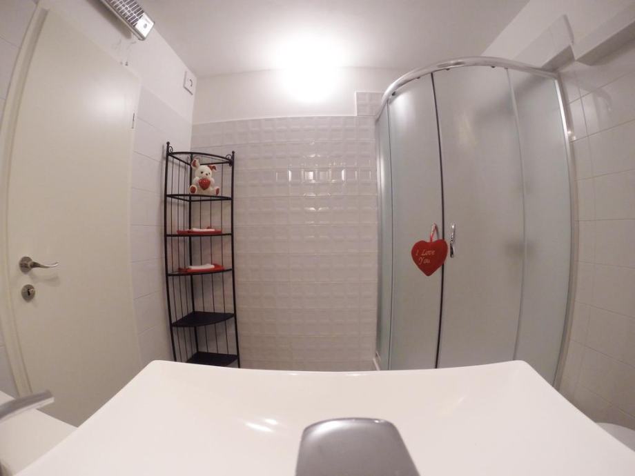 Zadra - Potpuno adaptiran dvosobni stan (prodaja)