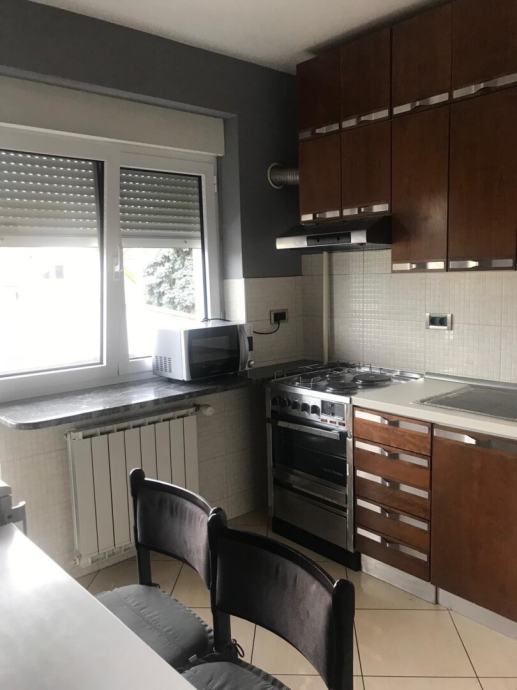 Zagreb-Kustošija,3S stan 80m2 na prvom katu kuće,blizina svih sadržaja ...