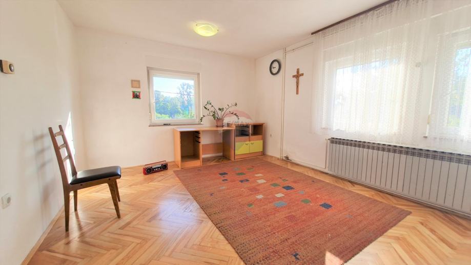 Zagreb, Maksimir, kuća na tri kata+garaža+vrt (prodaja)