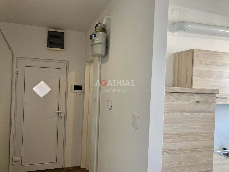 Zagreb, Prečko, stan 35 m2, balkon (prodaja)