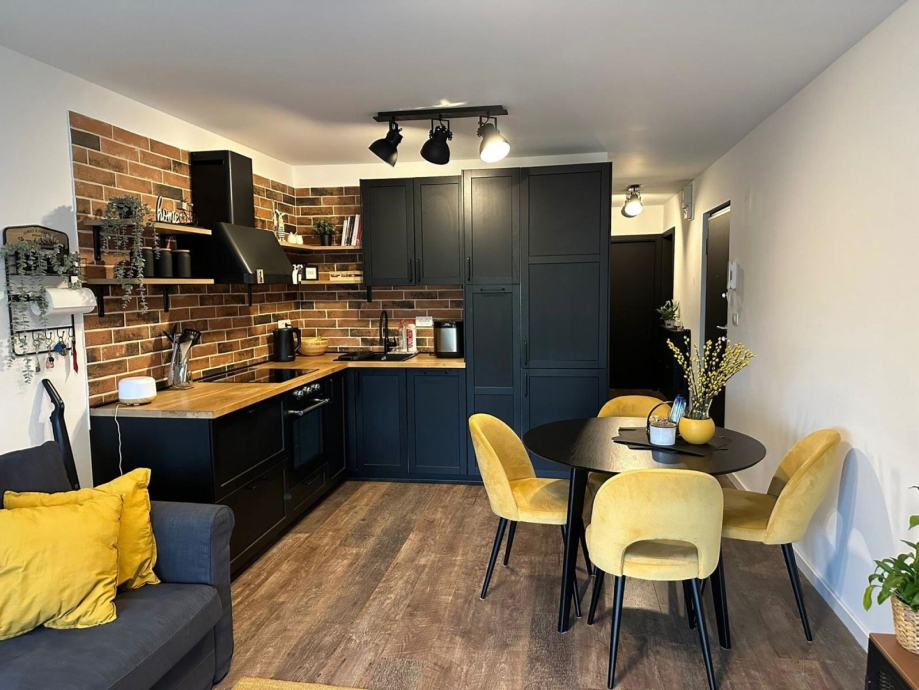 Novi Zagreb-Utrina, namješten i opremljen 3S stan 57m2 (prodaja)