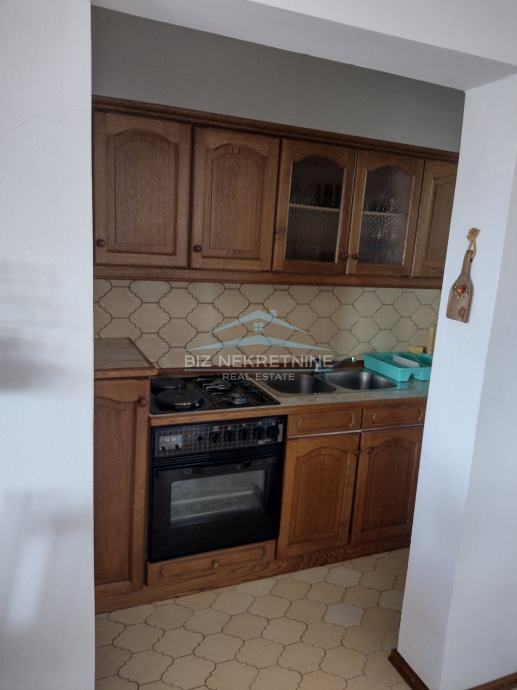 ZALEĐE STINICE - kuća sa tri APP (prodaja)