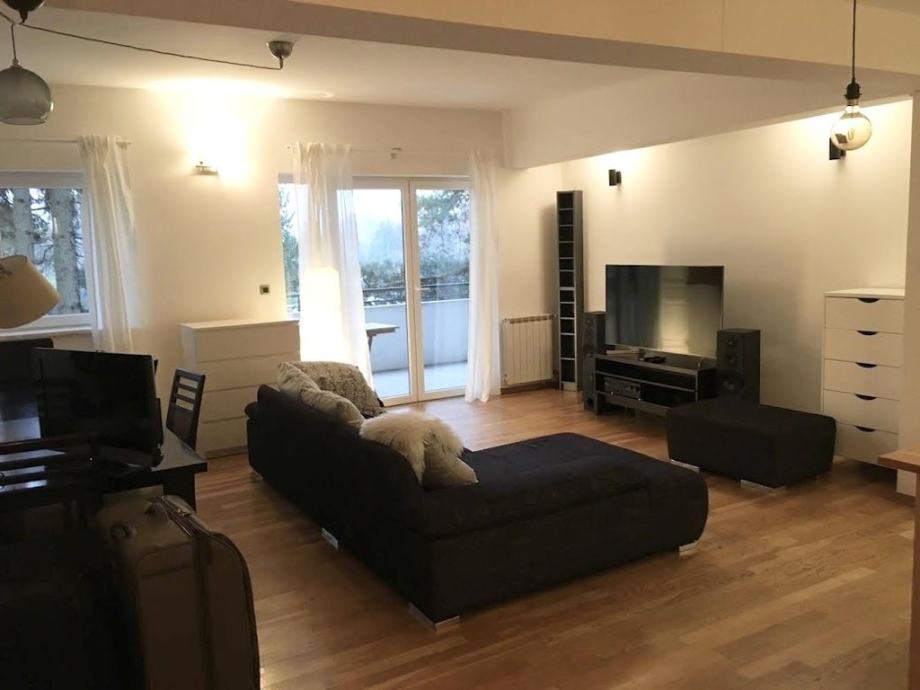 ZELENGAJ, STAN U VILI, 150 m2, PARKIRNO MJESTO, TERASA (iznajmljivanje)