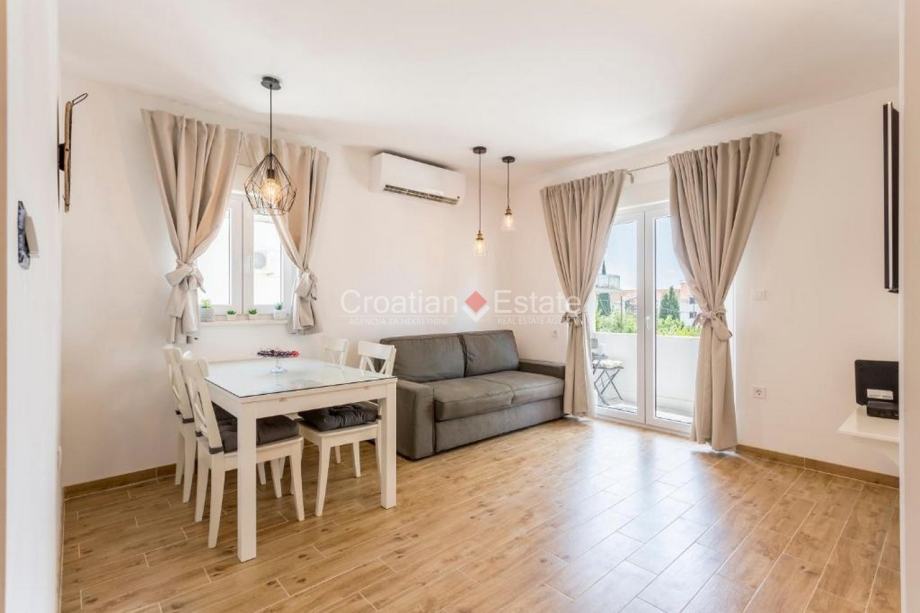 Zenta, moderan dvosoban stan 50 m2 s parkirnim mjestom (iznajmljivanje)