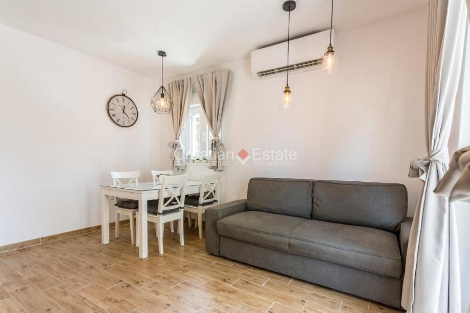 Zenta, moderan dvosoban stan 50 m2 s parkirnim mjestom (iznajmljivanje)