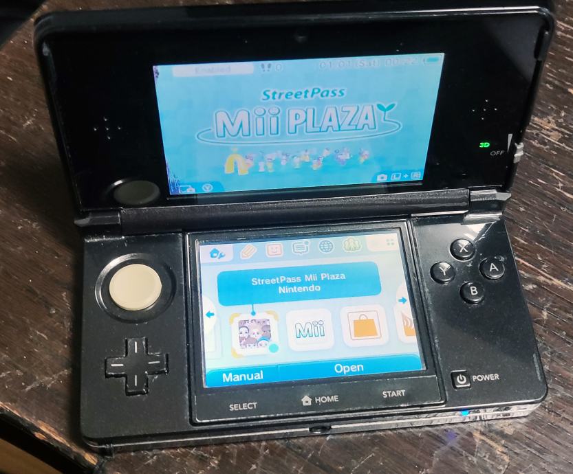 Nintendo 3DS + NFS Underground 2 DS (čitati opis!)