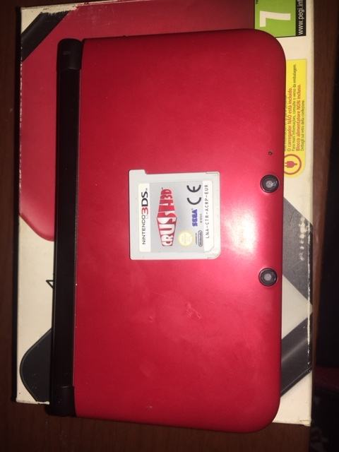 Nintendo 3DS XL red