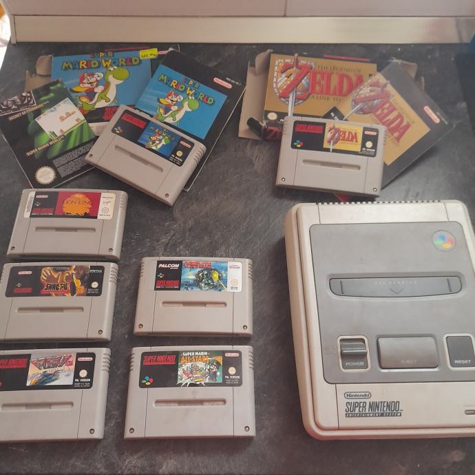 Konzola Super Nintendo + igrice