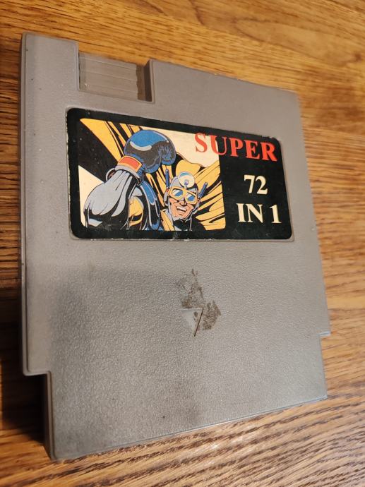 RETRO ORIGINAL KONZOLE SUPER COM 72 NINTENDO NES KLON KOMPLET