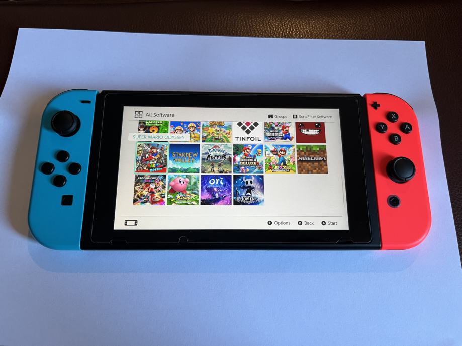 Nintendo Switch - 50 igara, modificiran, 128GB, 2 joysticka