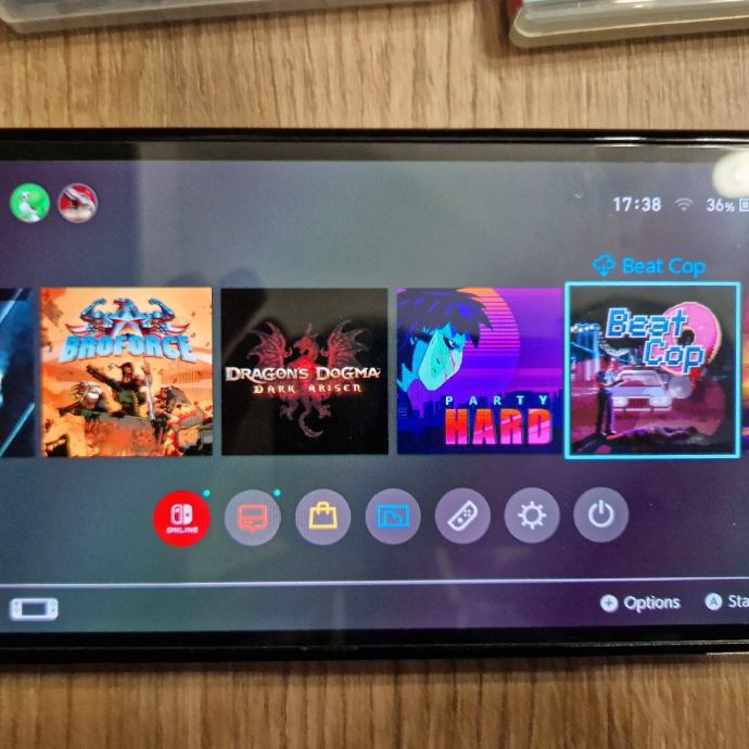 Nintendo Switch OLED + 3 Igre u Kutiji + Dock+ Joyconi + Account