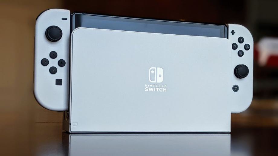 *NOVO* NINTENDO Switch OLED 64GB WHITE/BLACK + 64GB MicroSD kartica