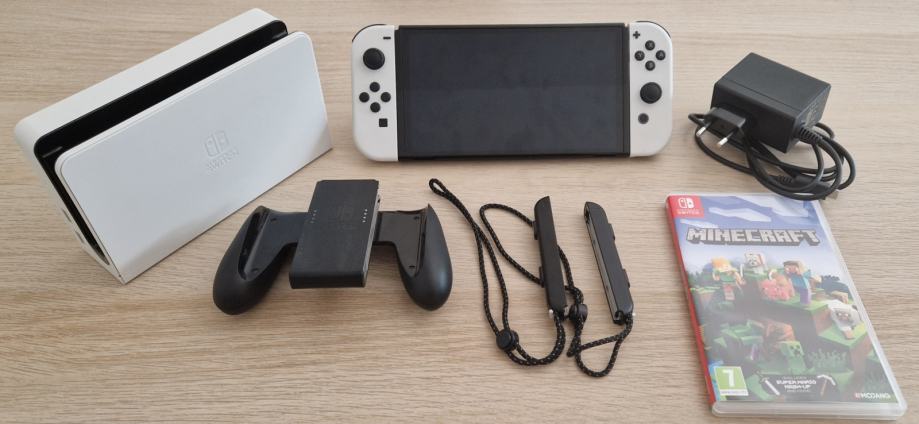 Nintendo Switch OLED + Minecraft
