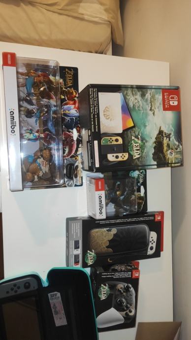 Nintendo switch OLED Zelda TOTK Edition + amiibo + Nintendo Switch v2