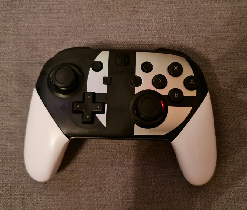 Nintendo switch pro controller smash bros edition prodajem