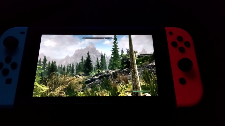 Nintendo Switch + SX OS Modifikacija + brdo opreme